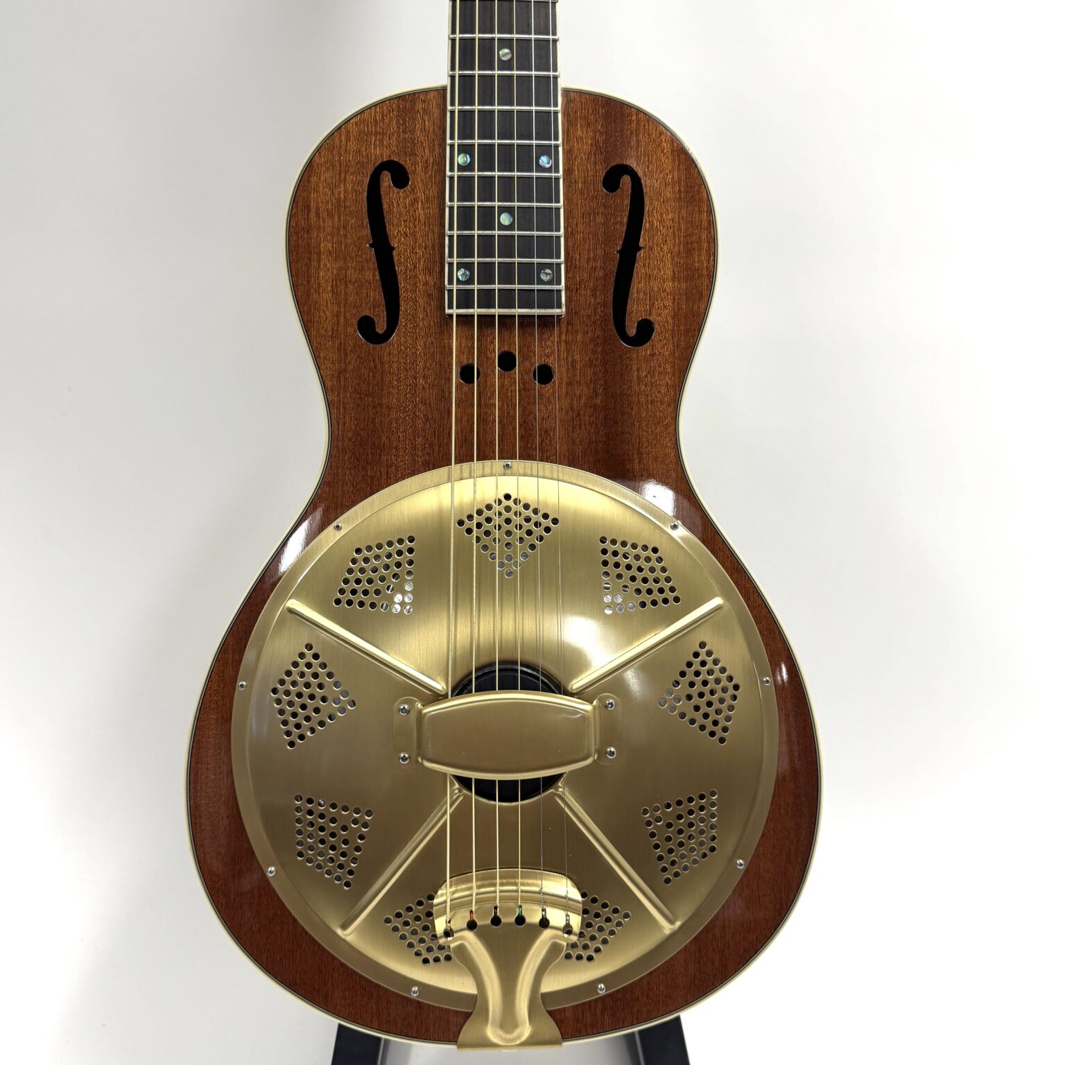 The Royall Resonator Co. Royall Resonator guitars, as close to perfect ...