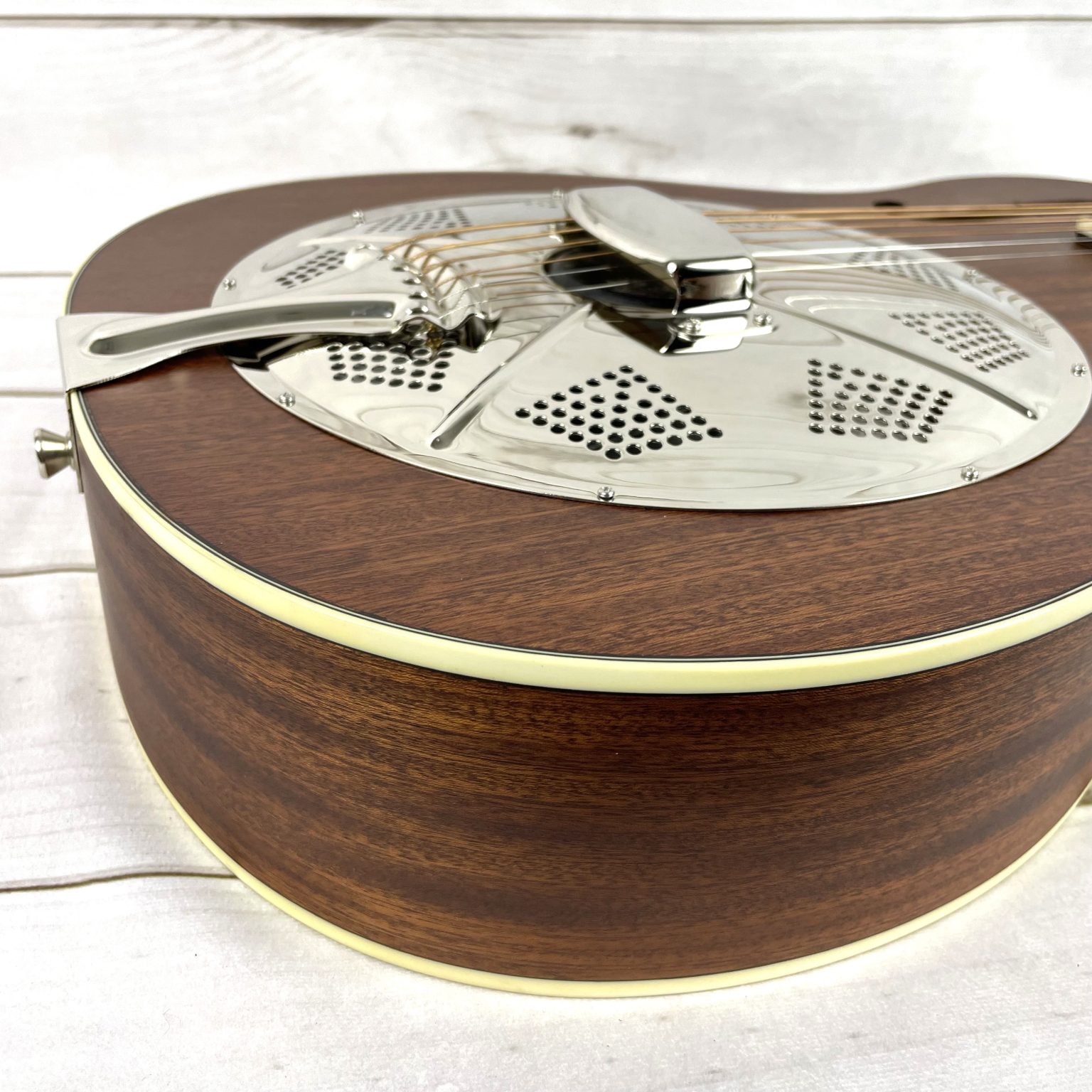 Royall '29 Triolian Style All Natural Finish Sapele Mahogany Single ...