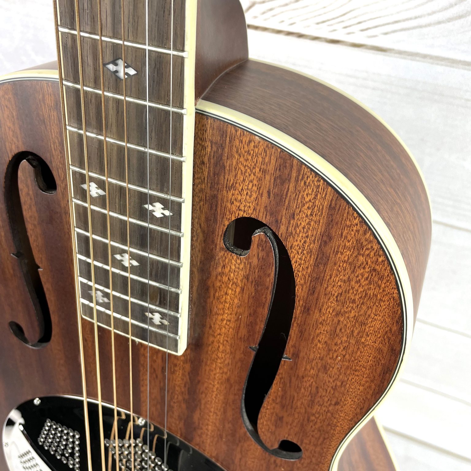 Royall '29 Triolian Style All Natural Finish Sapele Mahogany Single ...