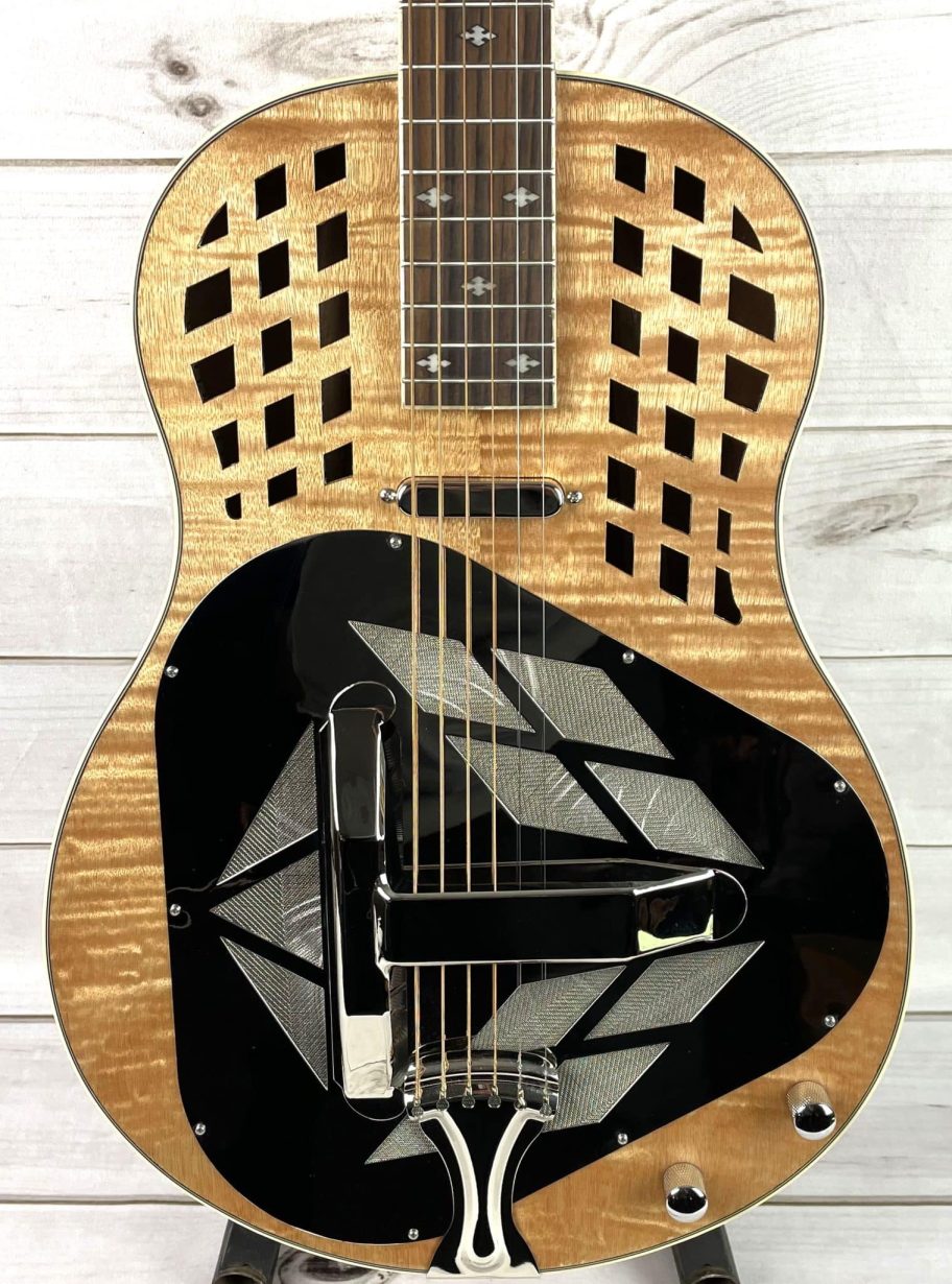 Royall Trifonium Flame Maple High Gloss Finish Tricone Resonator With ...
