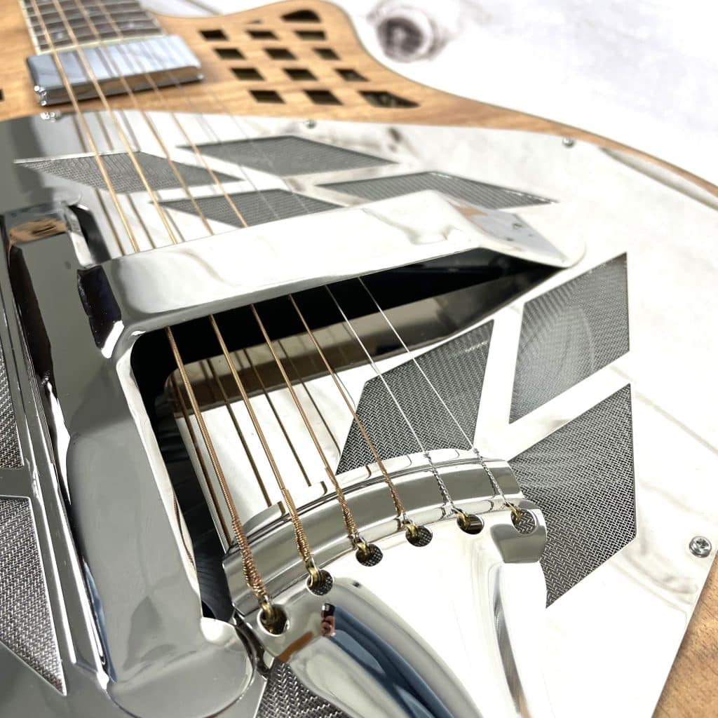 Royall Resonators Flame Maple Natural Finish Tricone Cutaway Resonator ...