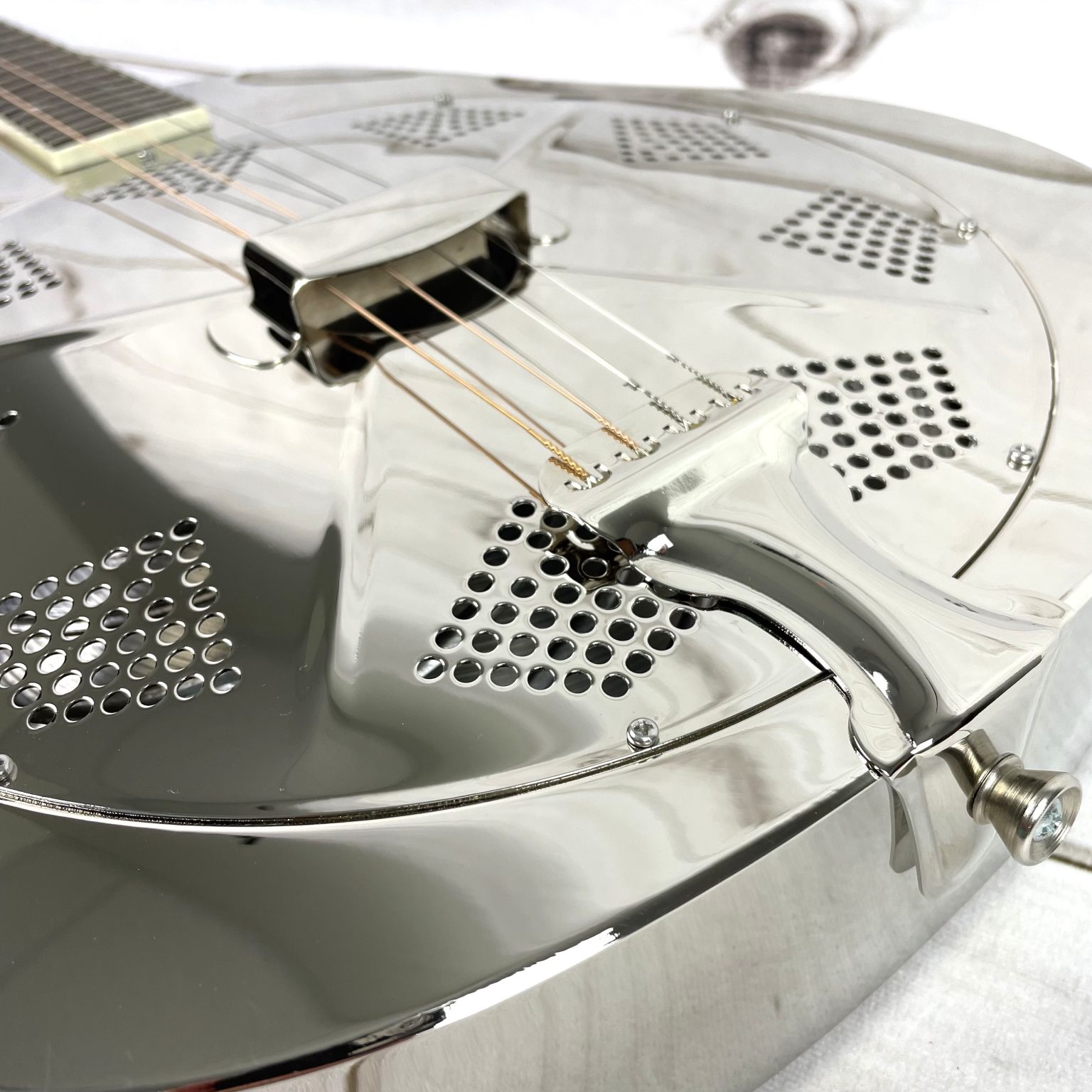 Royall Teardrop Tenor Singlecone Brass Body Resonator Mirror Nickel ...