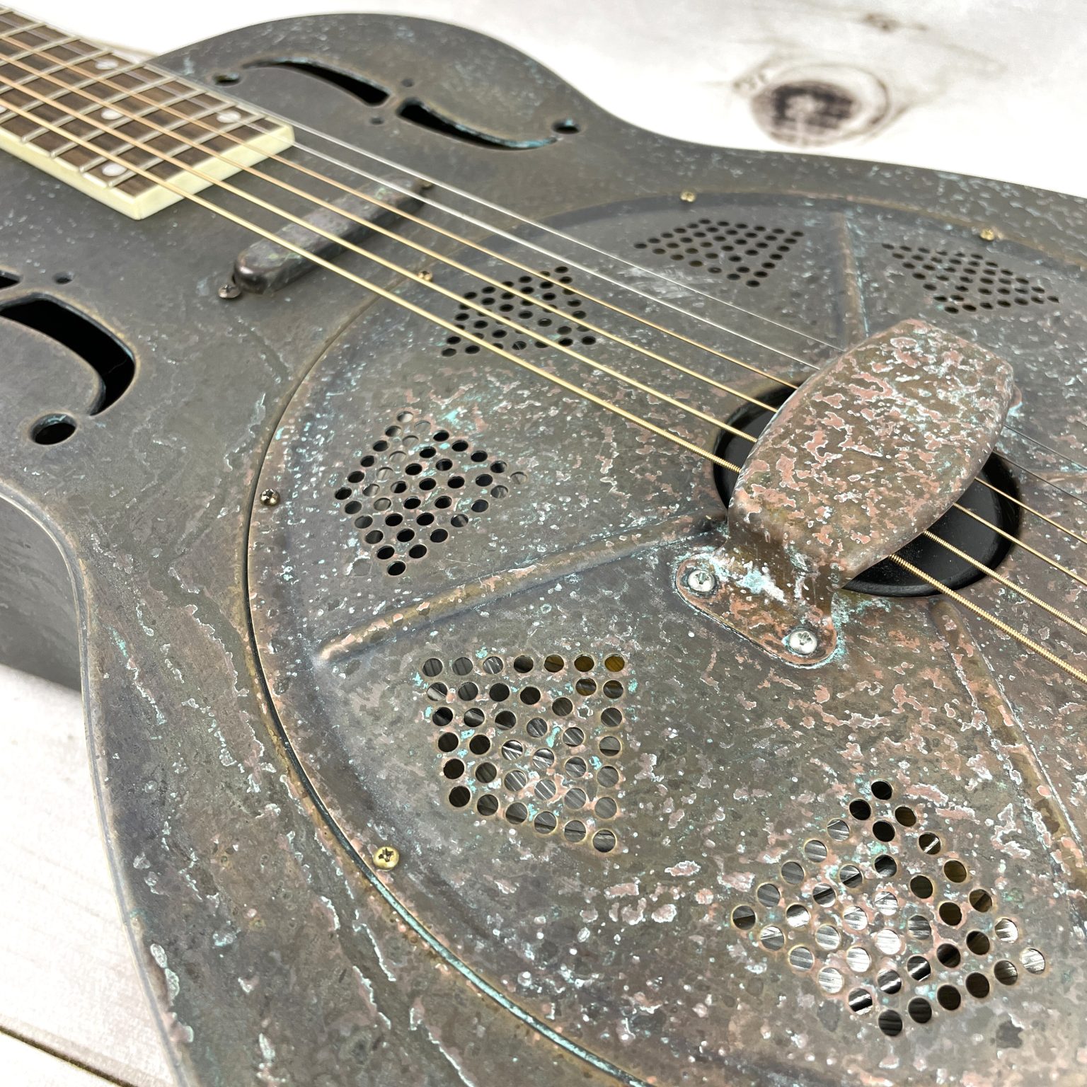 Royall FB Blues Hound Heavy Relic Copper Finish 14 Fret Single Cone ...