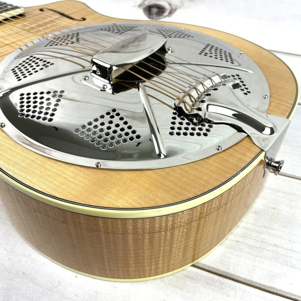 Royall Parlorator New All Flame Maple Soft Slope Cutaway Resonator ...