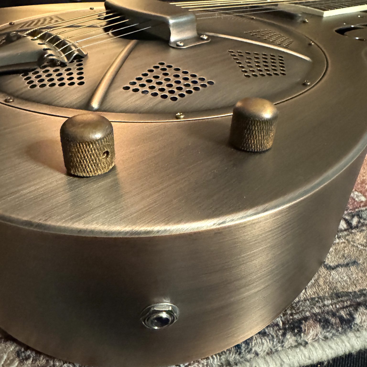 Royall FB Blues Hound Aged Burnished Copper Finish 14 Fret Single Cone ...