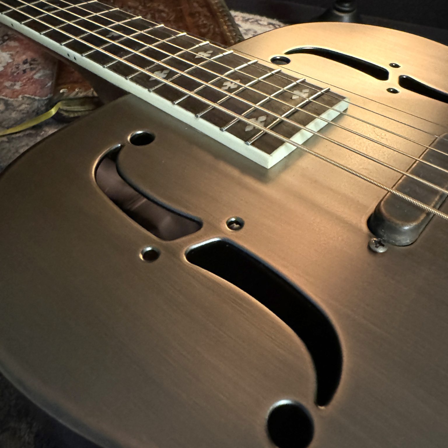 Royall FB Blues Hound Aged Burnished Copper Finish 14 Fret Single Cone ...