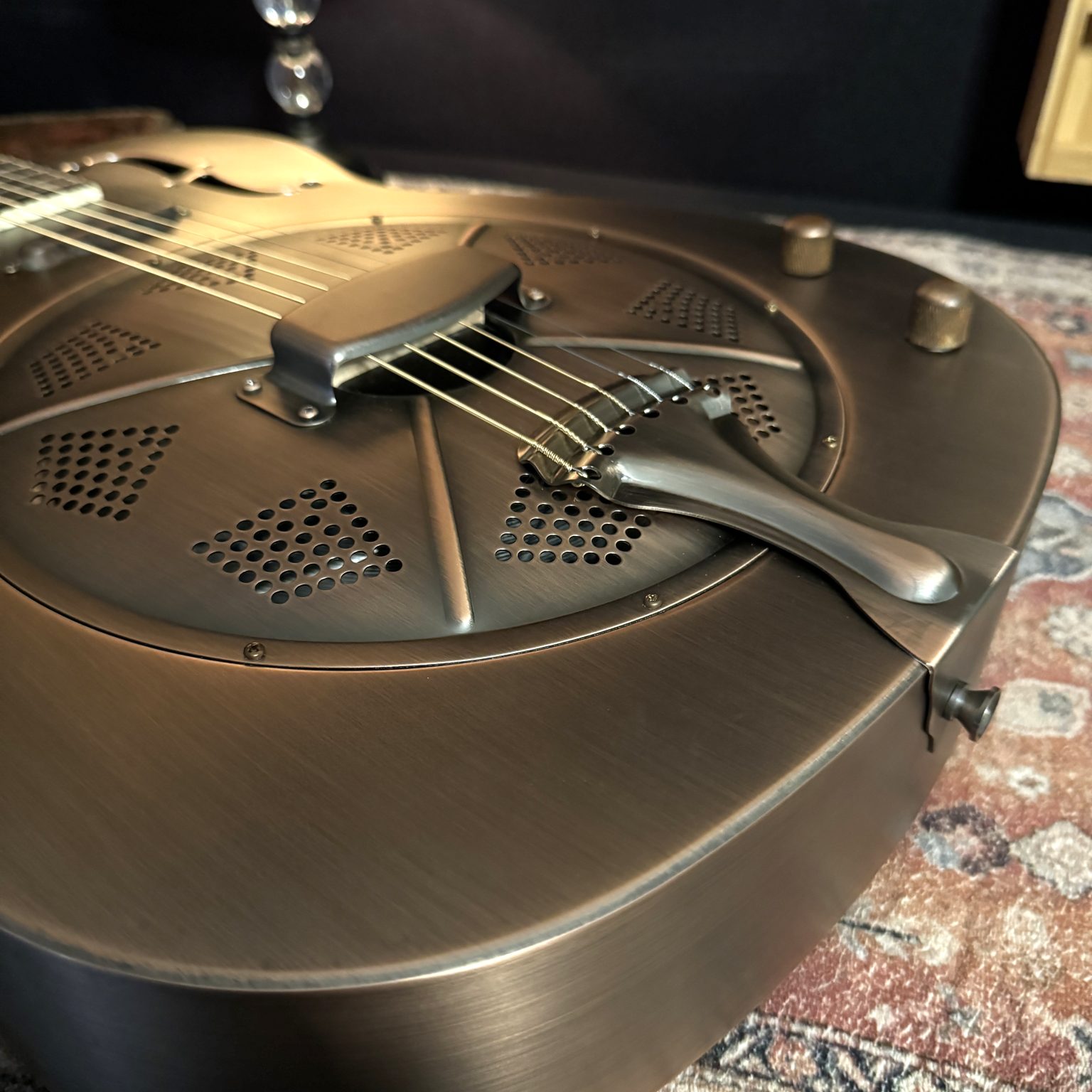 Royall FB Blues Hound Aged Burnished Copper Finish 14 Fret Single Cone ...