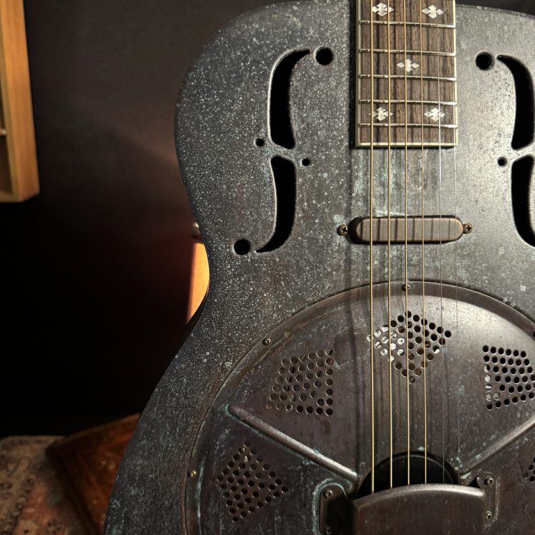 Royall FB Blues Hound Water Relic Blue Copper Finish 14 Fret Single ...