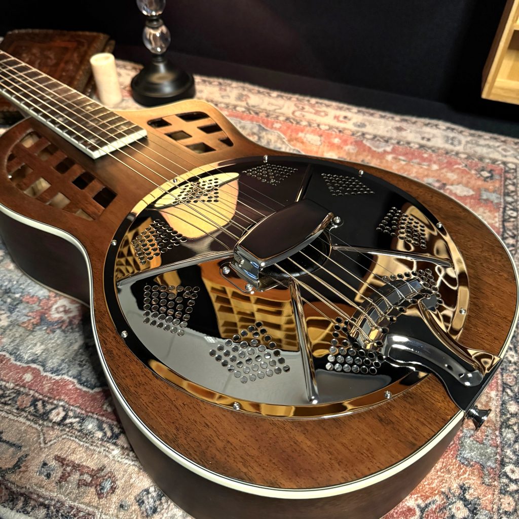 NEW Royall Parlor Special Solid Mahogany Singlecone Resonator Natural ...