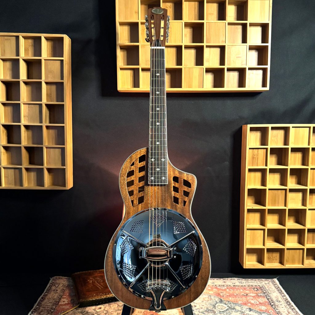 NEW Royall Parlor Special Solid Mahogany Singlecone Resonator Natural ...