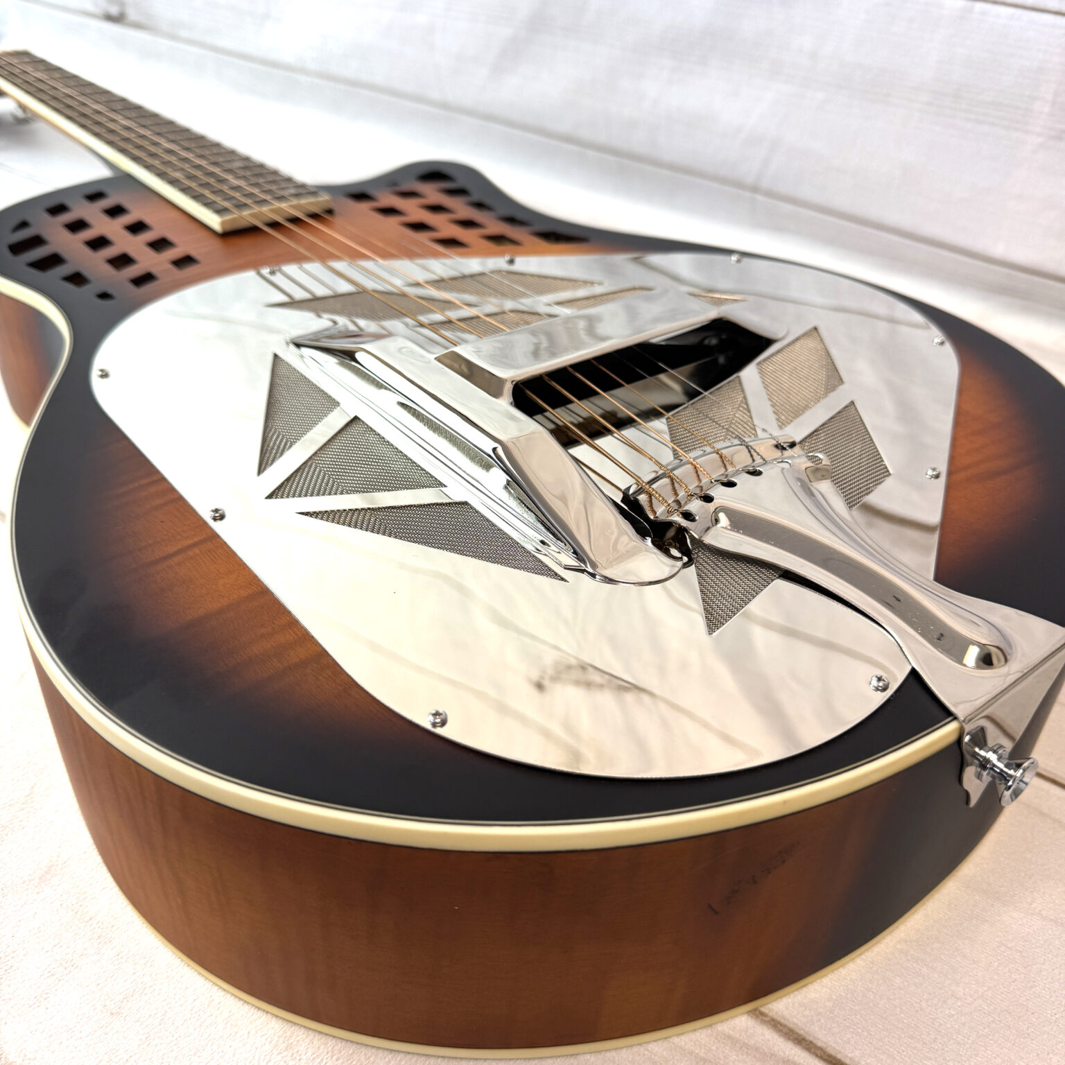 Royall Trifonium Smokeburst Finish Flame Maple Tricone Resonator Guitar ...