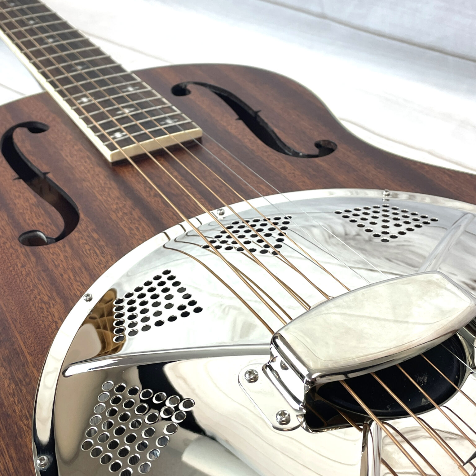 Royall '29 Triolian Style All Natural Finish Sapele Mahogany Single ...