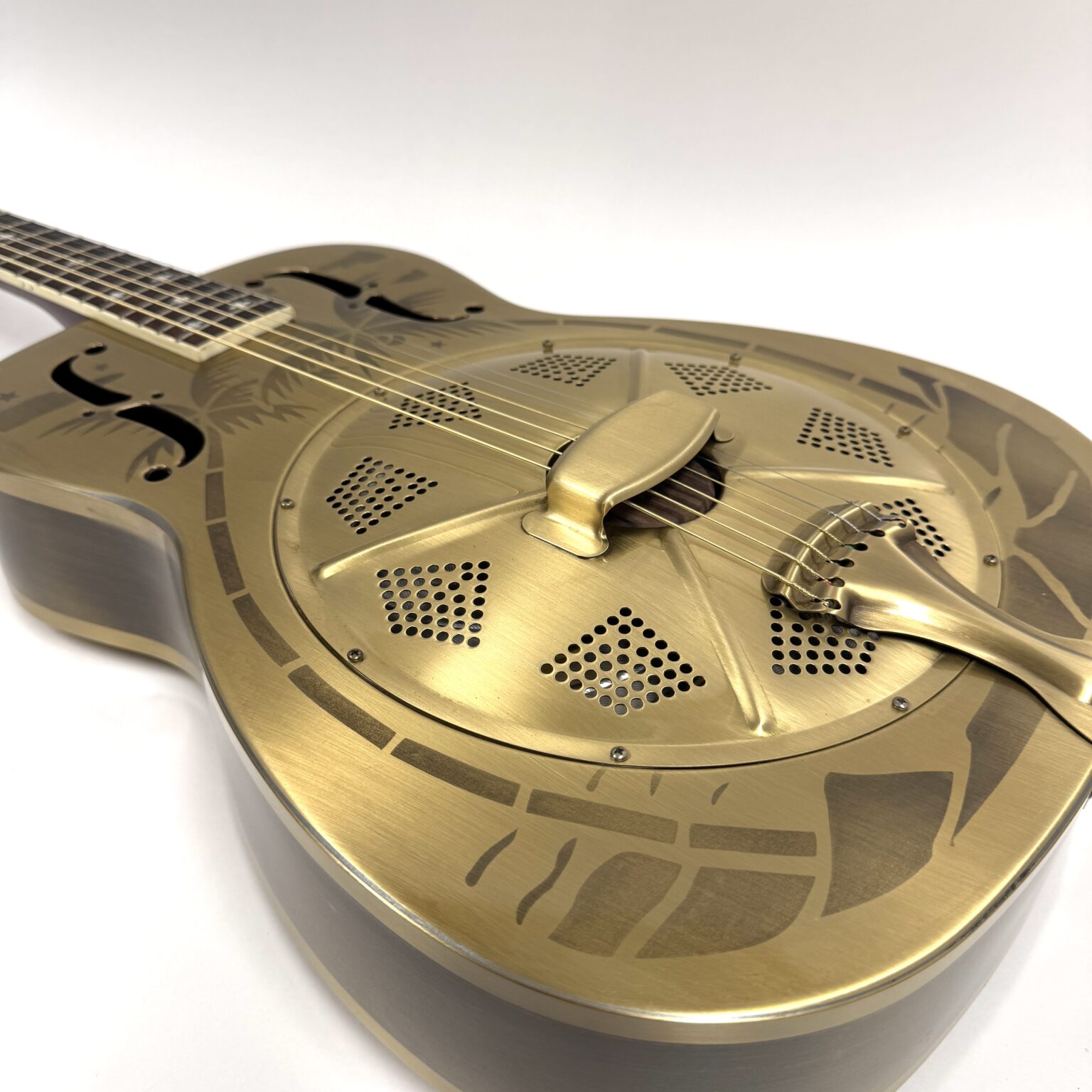 Royall Palmulator Demo Model Brushed Gold Single Cone Resonator Guitar ...
